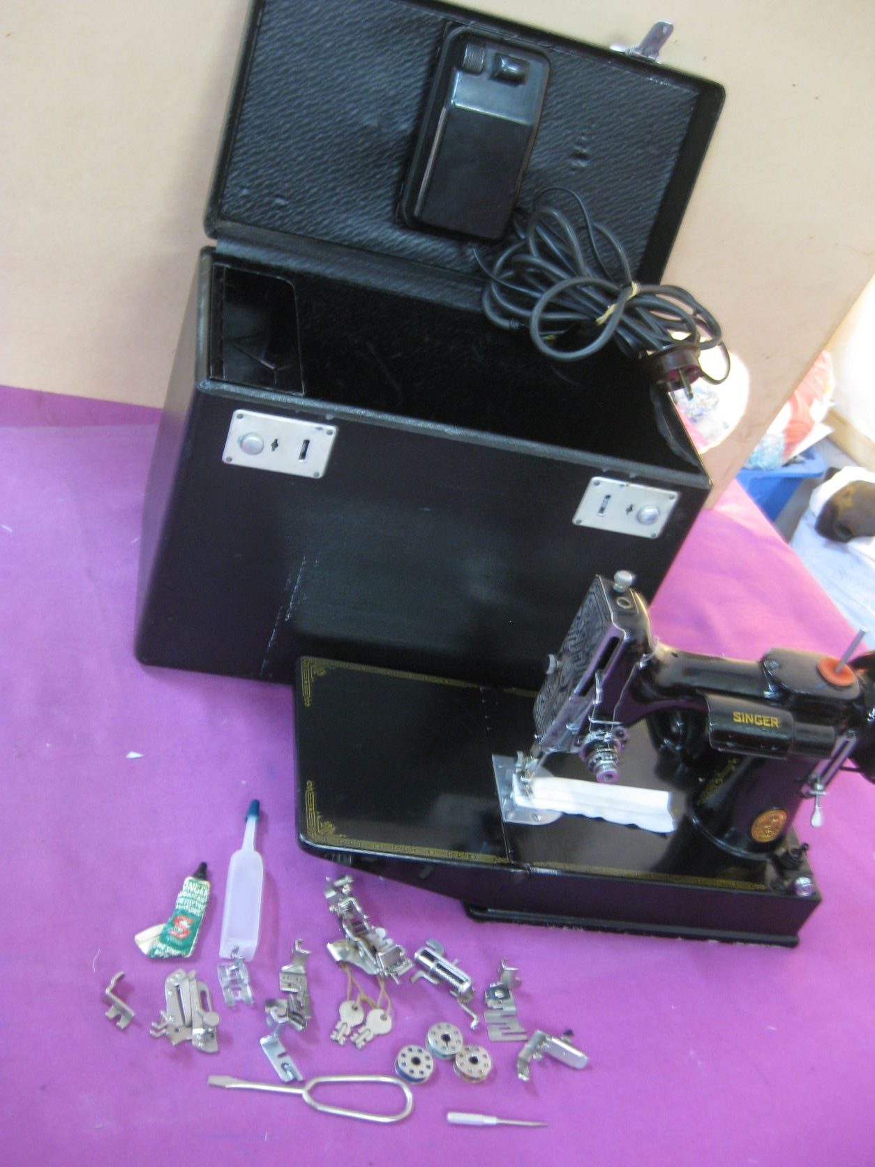 SINGER 221K SEWING MACHINE USED – Maxisew Data EZI