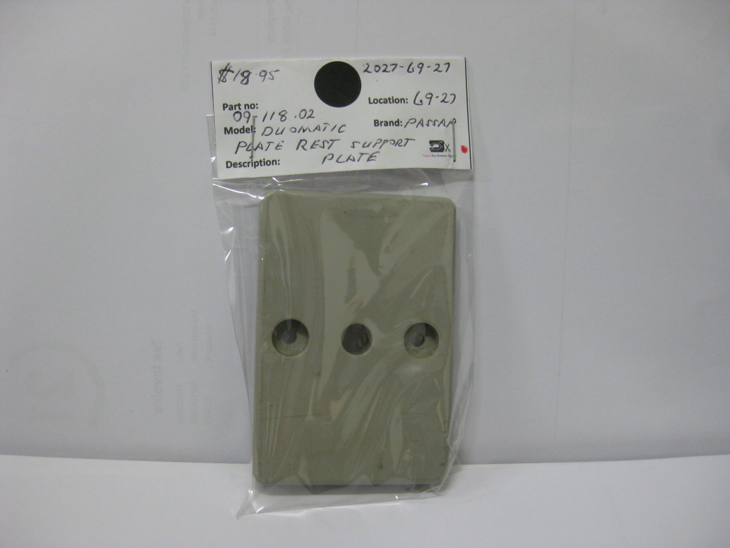 09.118.02 Plate rest support plate. Passap Duomatic knitting machine ...