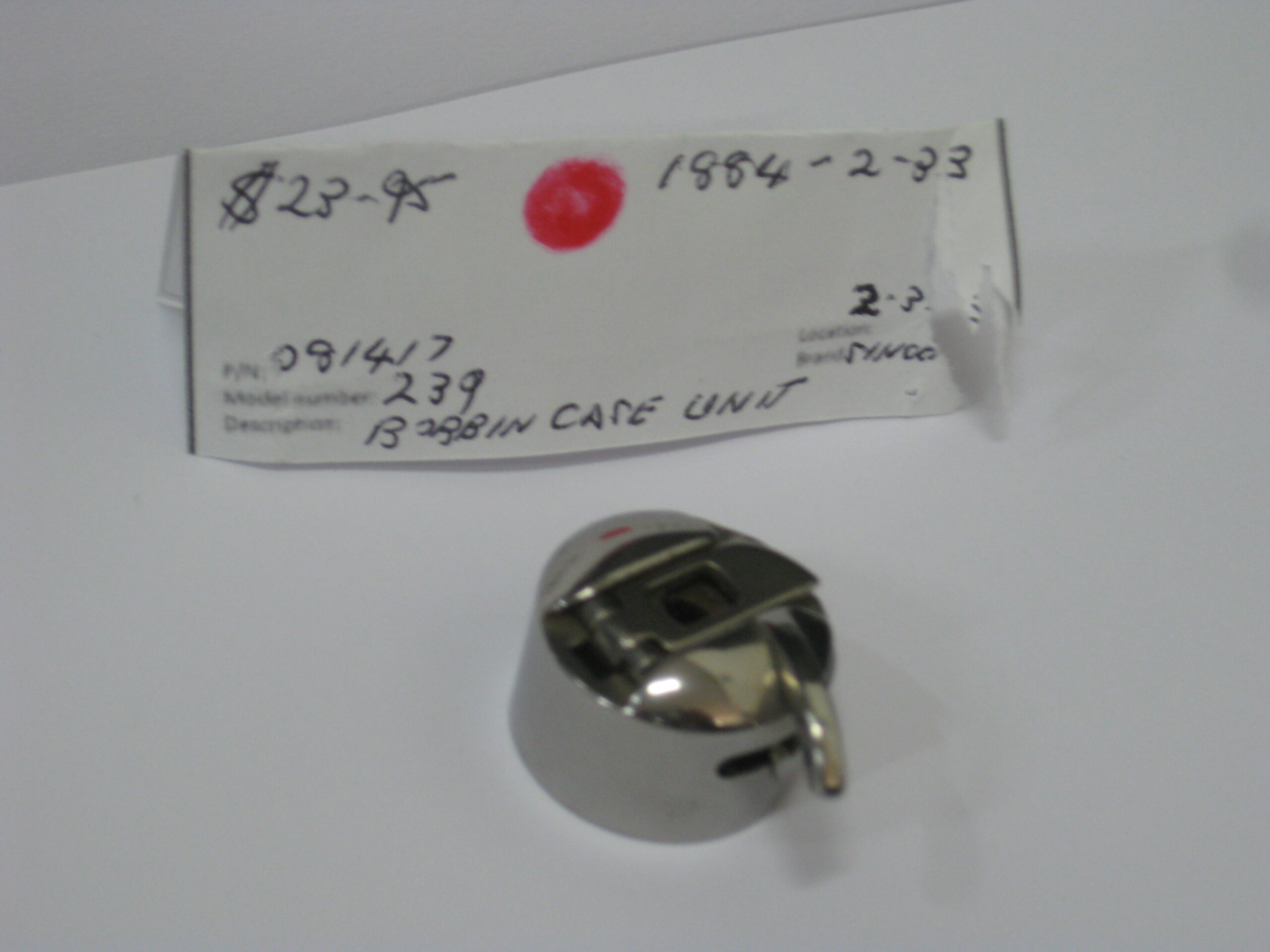 081417 metal bobbin case. Singer 239 sewing machine. – Maxisew Data EZI