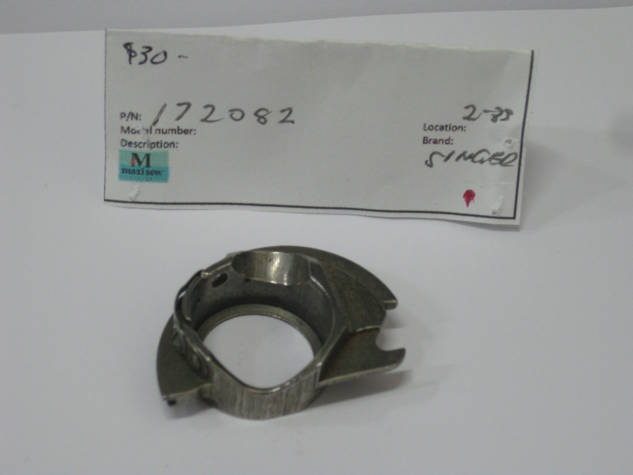172082 metal bobbin case. Singer sewing machine. – Maxisew Data EZI