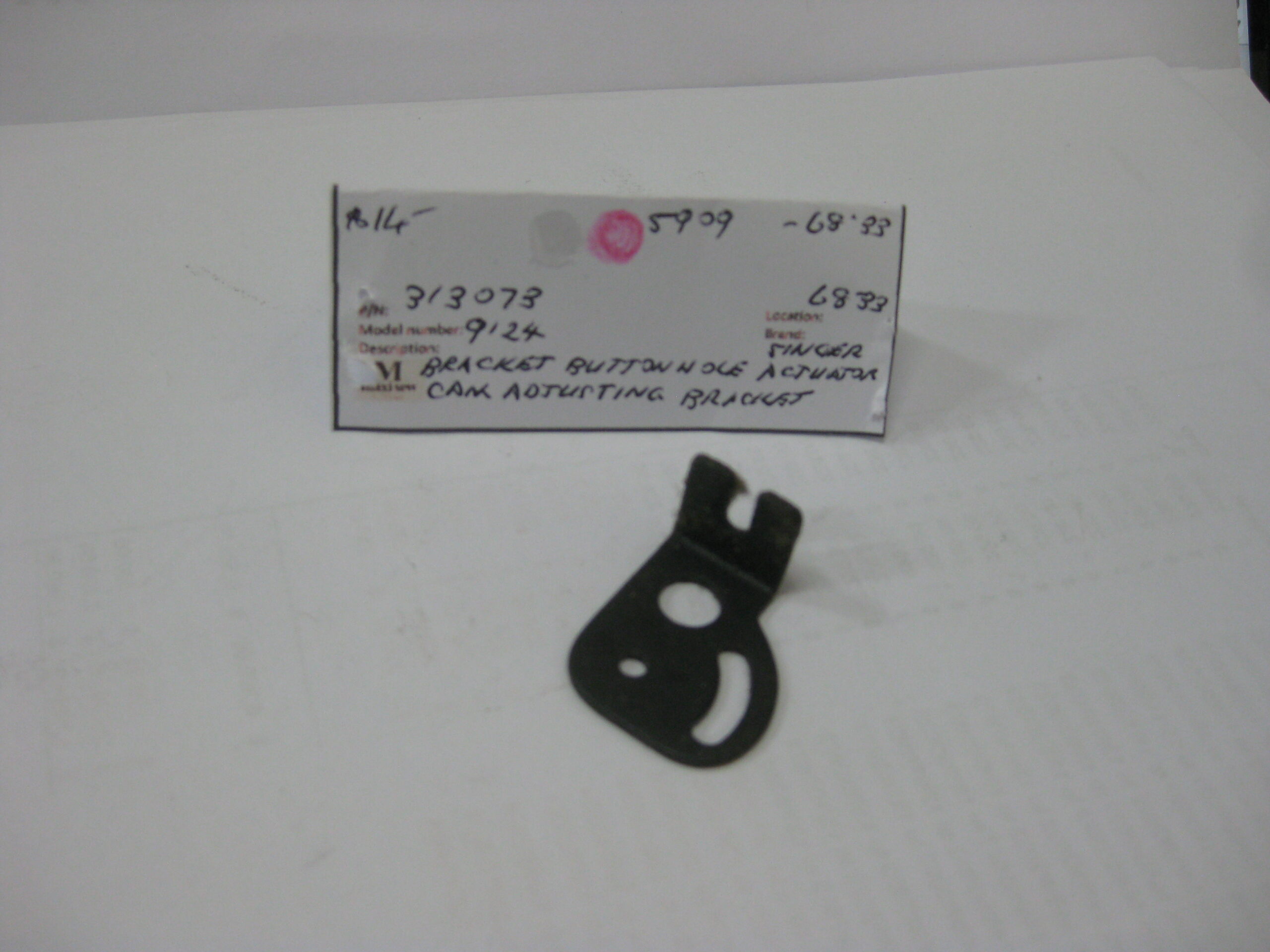 313073 buttonhole actuator cam adjusting bracket. Singer 9124 sewing ...