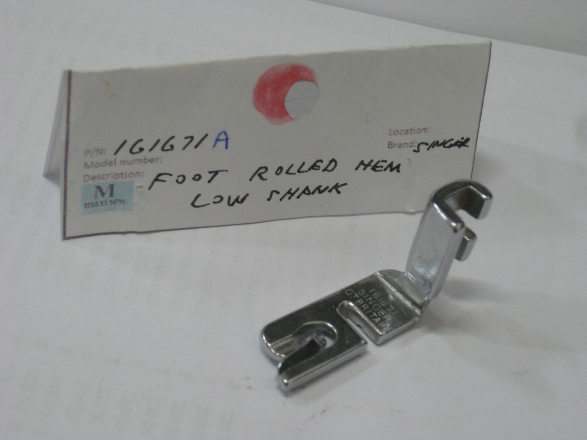 161671A low vertical shank rolled hem foot. Singer 306, 319k sewing ...